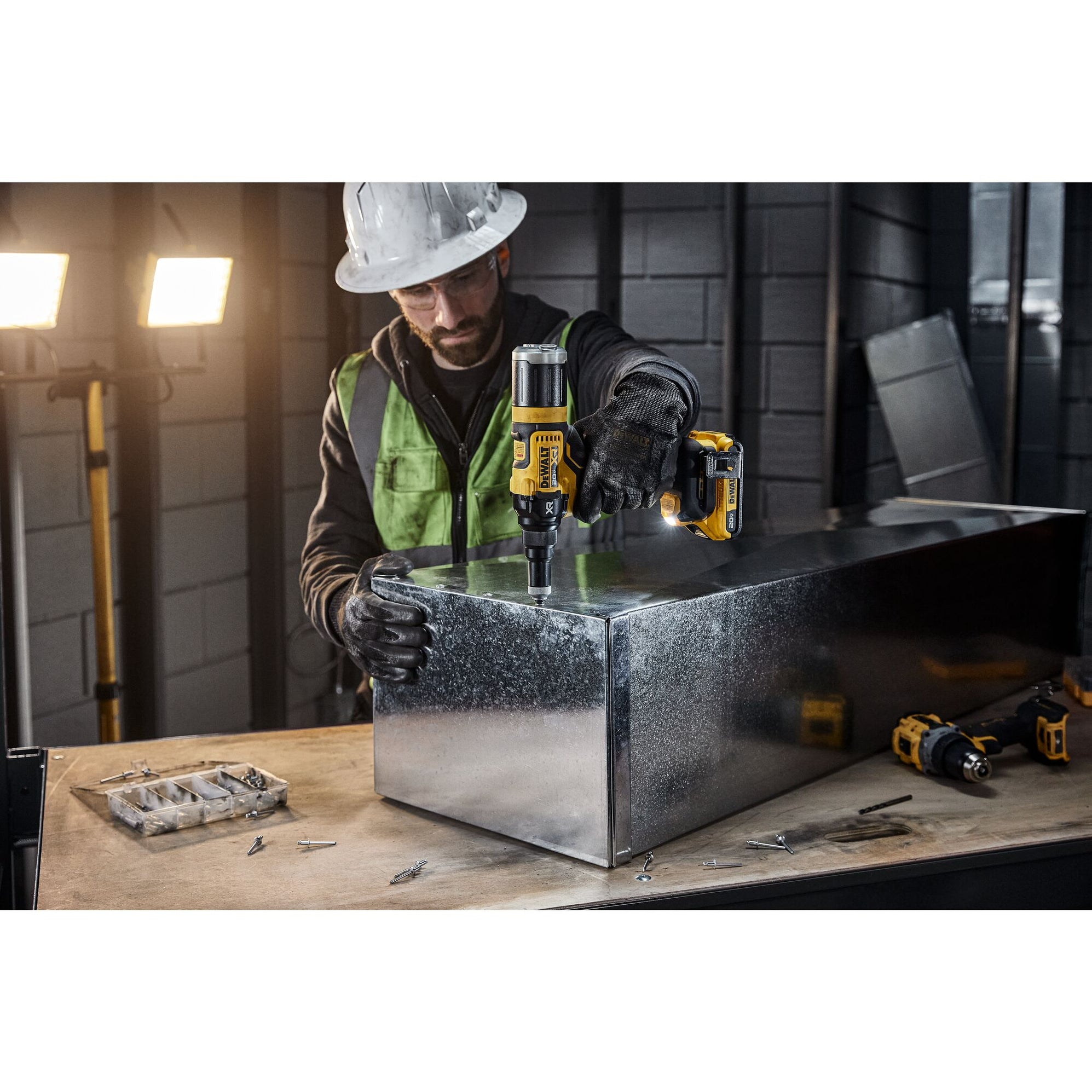 DeWalt DCF403D1 20V MAX XR Brushless Cordless 3/16" Rivet Tool Kit ...