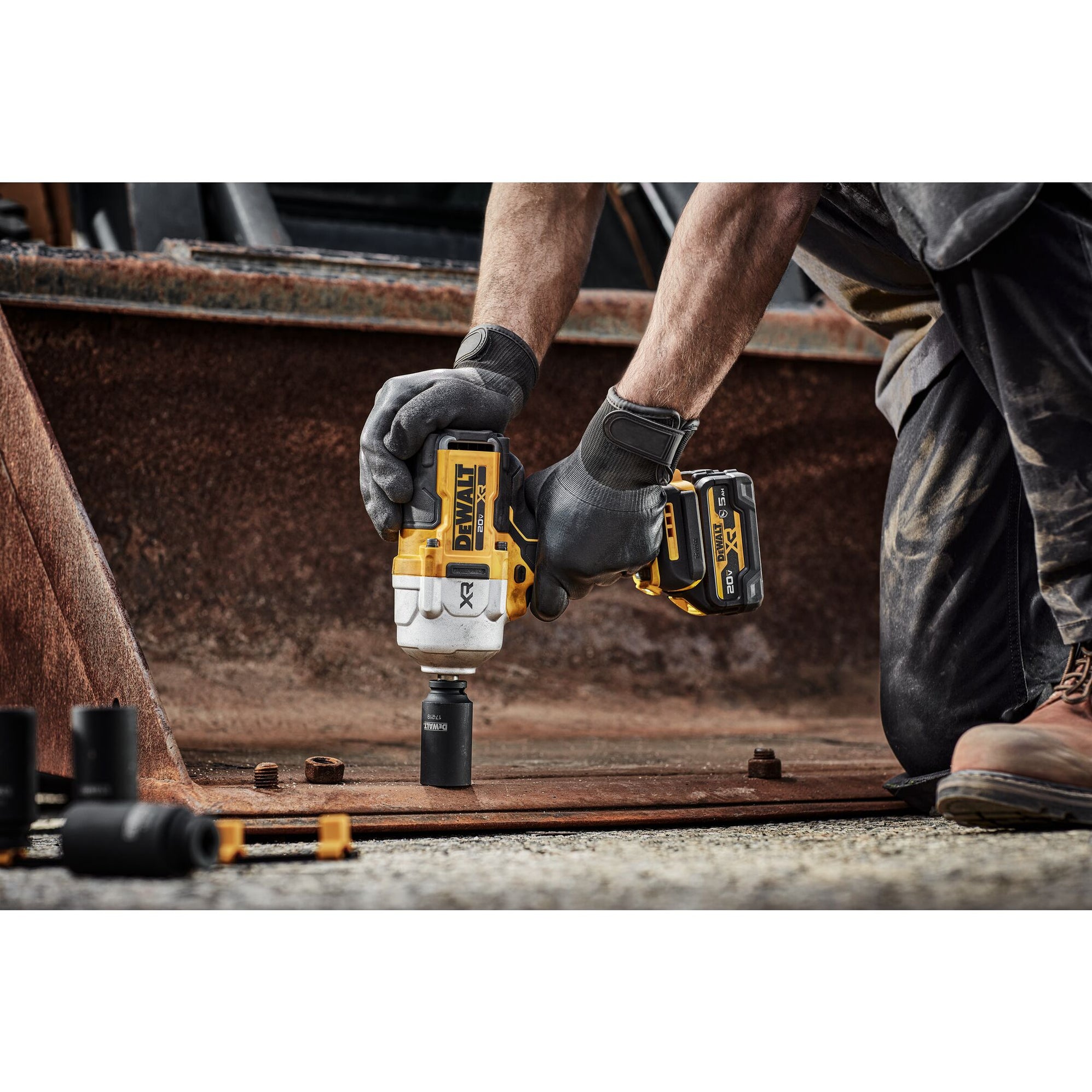 DeWalt DCF961B 20V Max Brushless 1/2" High Torque Impact Wrench (Tool ...